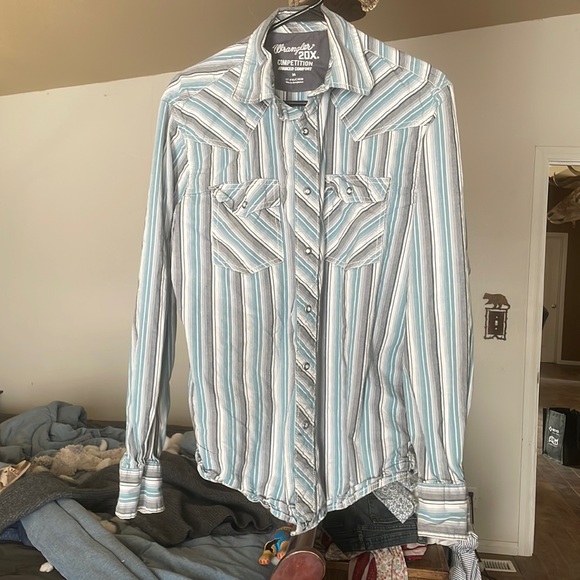 Wrangler | Shirts | Mens Medium Wrangler Button Up | Poshmark